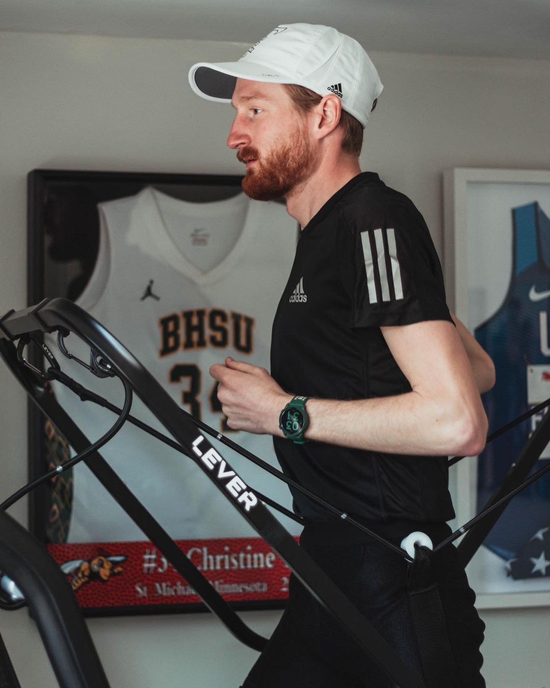 LEVER UP – Lever Movement