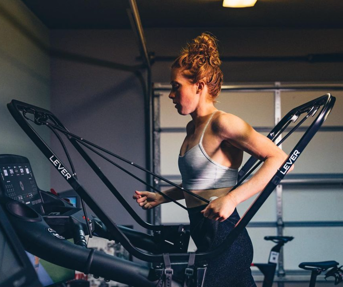 LEVER UP – Lever Movement