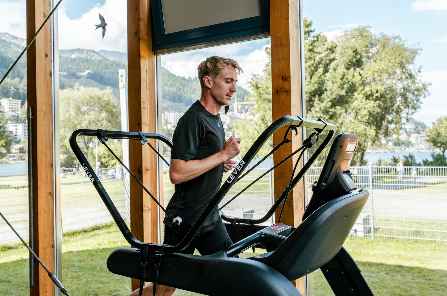 LEVER UP – Lever Movement